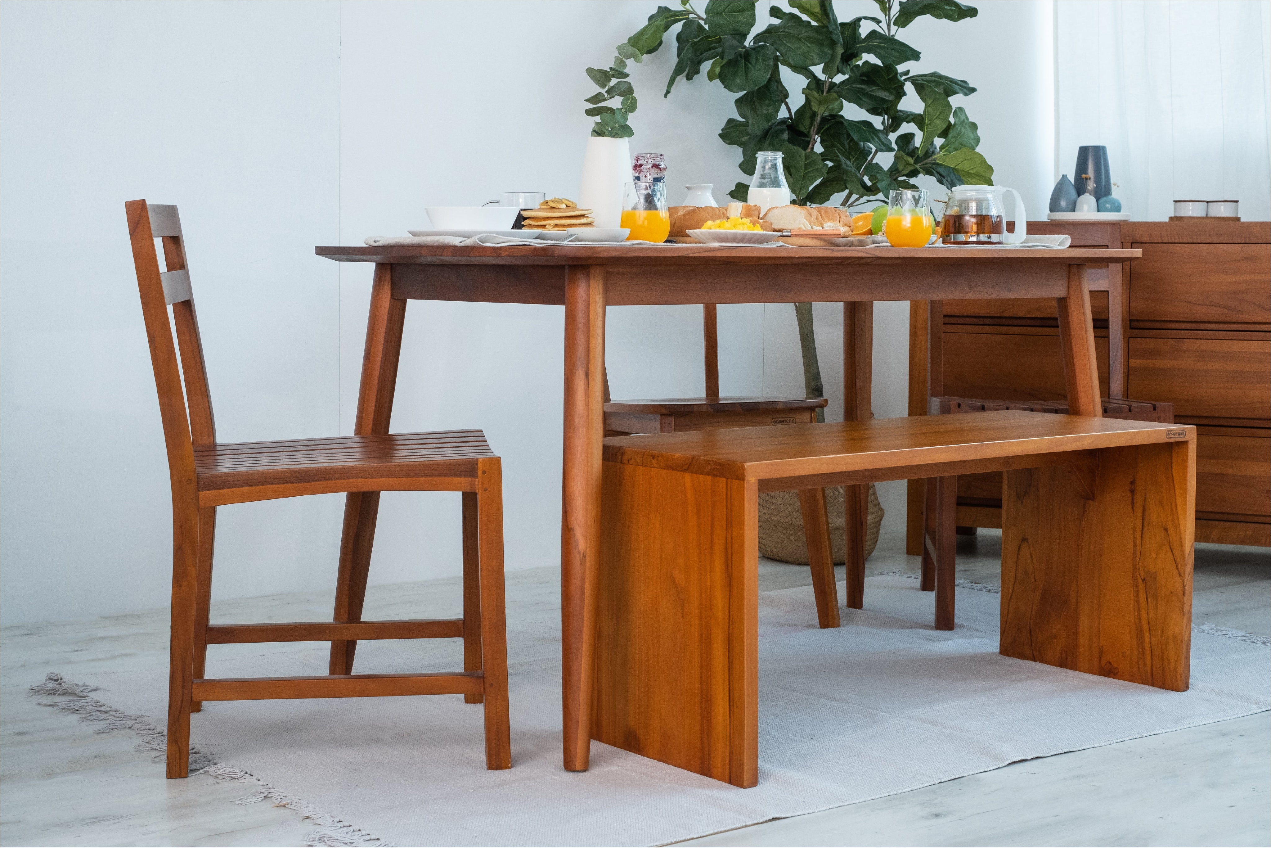 RINNA 135CM DINING TABLE – Scanteak MY (1061994-W)